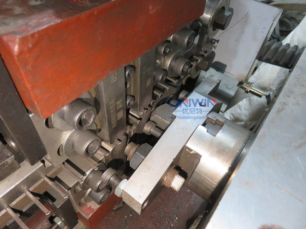 High Speed Nail Making Machine 800 pieces/min - Nail Making Machine ...